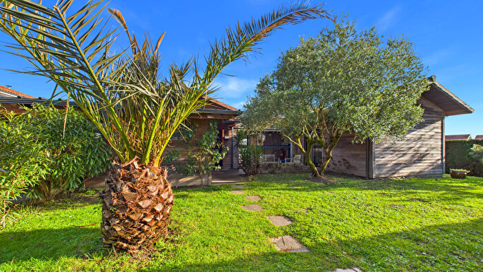 Oeyreluy : Maison 7 pièces à vendre