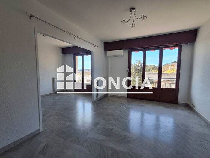 Appartement à louer - Gambetta, Nîmes - 3 pièces - 1 chambre