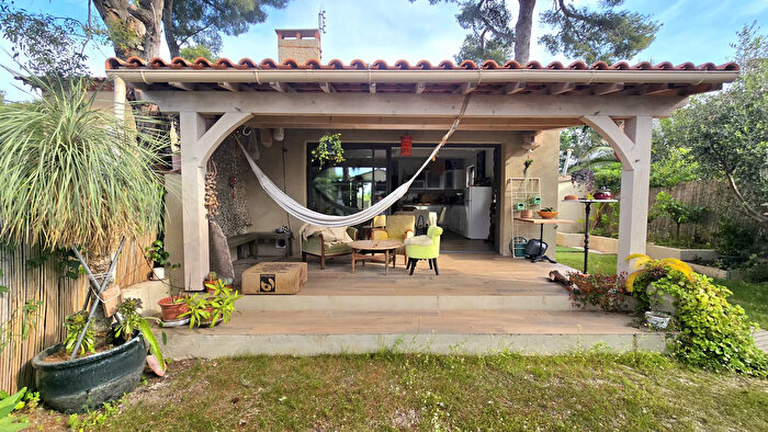 Maison 4 pièces à Hyères, Ayguade, Salins, à vendre