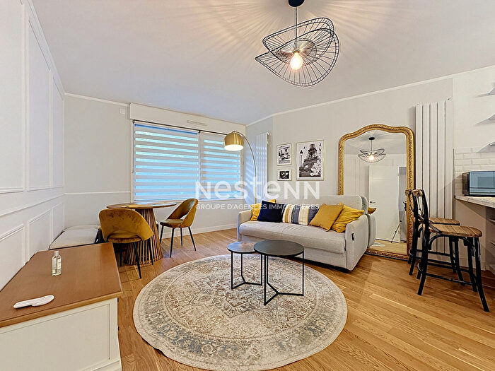 Appartement 2 pièces à louer à Issy-les-Moulineaux, Les Iles, La Ferme