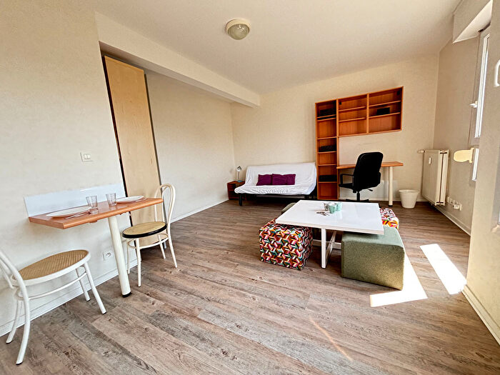 Appartement à louer - Quartiers Ouest, Arsenal, Redon - 1 pièce