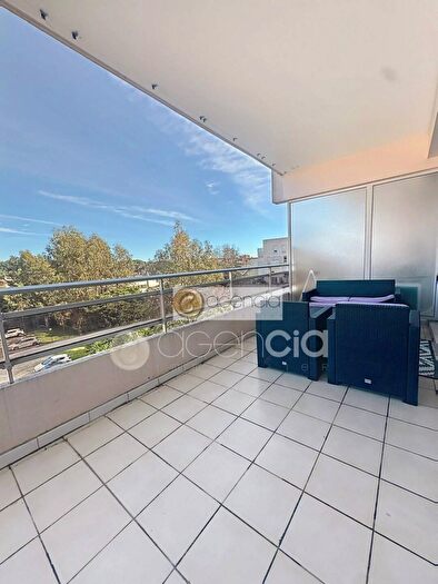 Appartement à louer - Le Centre Ville, Mandelieu-la-Napoule - 3 pièces