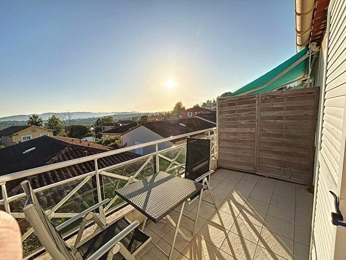 Appartement à louer - Saint Antoine, Grasse - 1 pièce