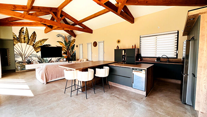 Maison à vendre - Sérignan - 5 pièces - 4 chambres