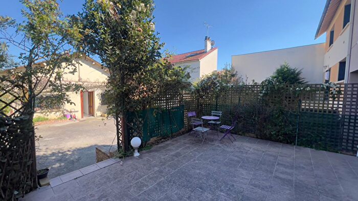 Maison à vendre - Neuilly-Plaisance, Eglise, Gare - 7 pièces - 5 chambres