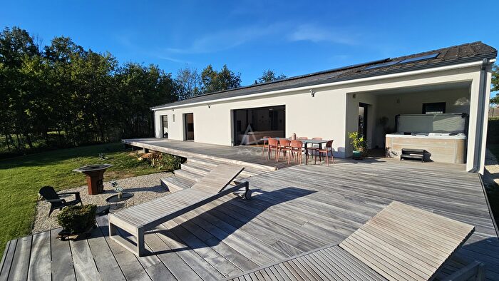 Maison à vendre - Montguyon - 7 pièces - 5 chambres