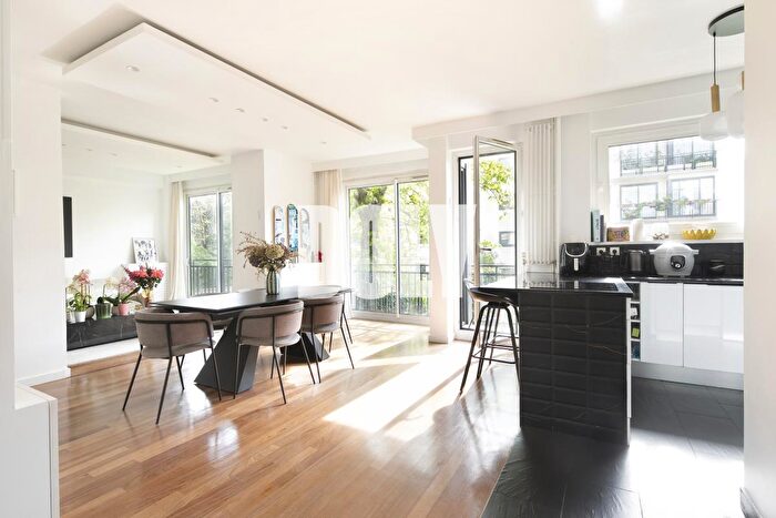 Neuilly-sur-Seine, Parc de Neuilly : Appartement 3 pièces à vendre