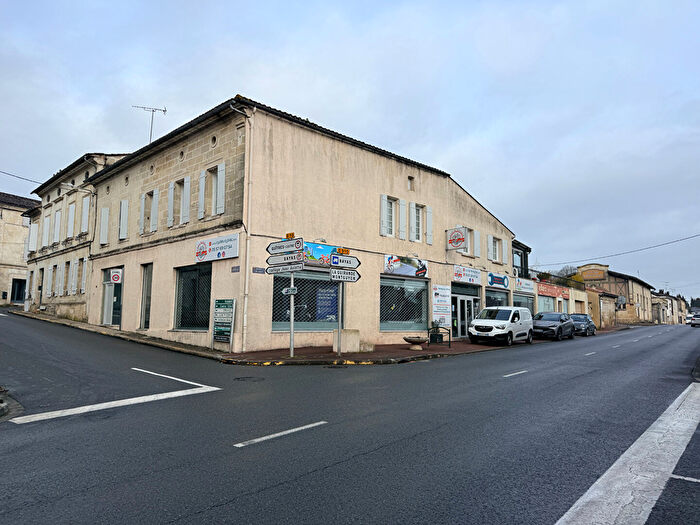Maison à vendre - Guîtres - 12 pièces - 4 chambres