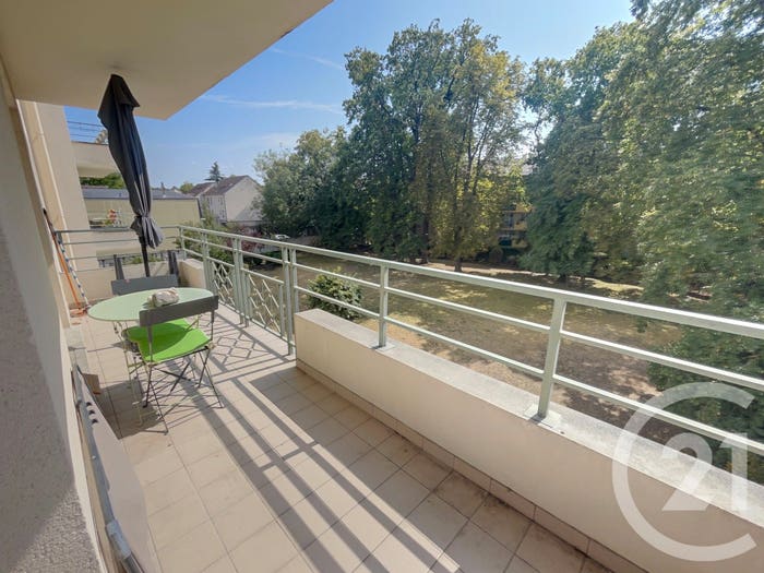 Appartement 4 pièces à vendre à Verneuil-sur-Seine, Centre-ville, Gare