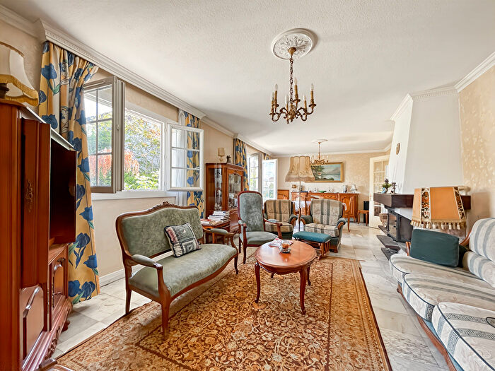 Melun, Rive de Seine, Sud : Maison 8 pièces à vendre