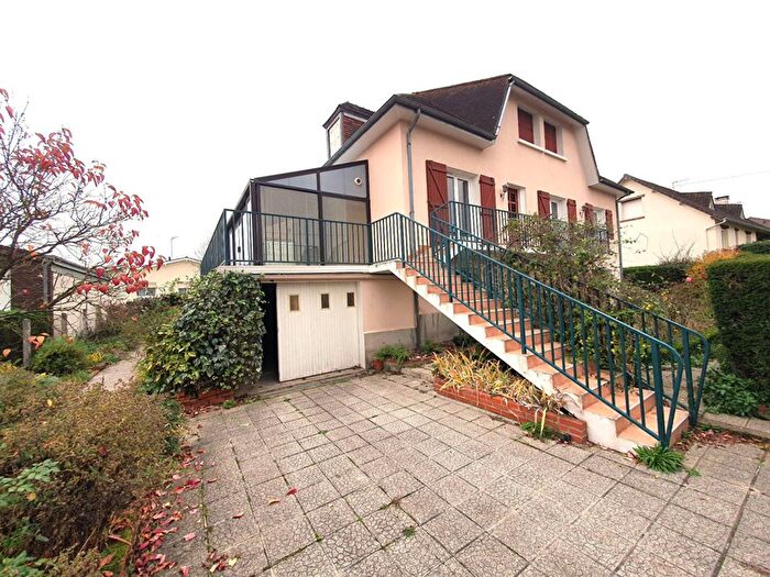 Maison 6 pièces à Saint-Doulchard, à vendre