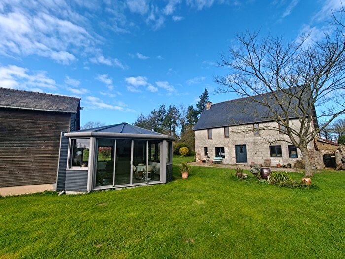 Maison à vendre - Irodouër - 5 pièces - 3 chambres