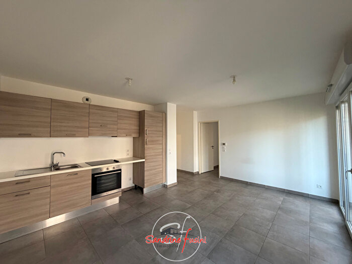 Carros : Appartement 2 pièces à vendre