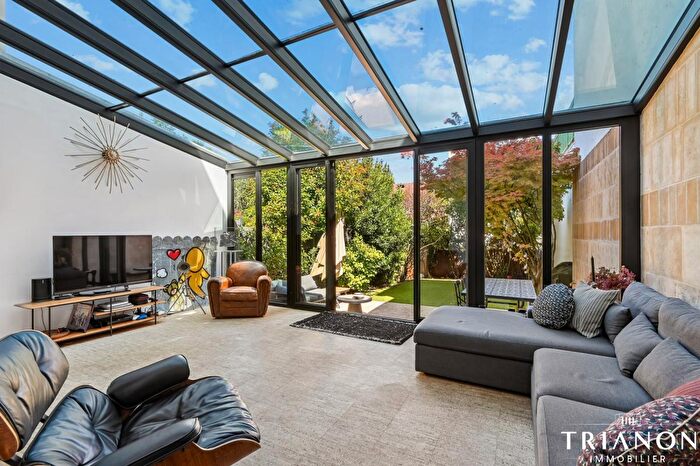 Maison 7 pièces à Suresnes, République, à vendre