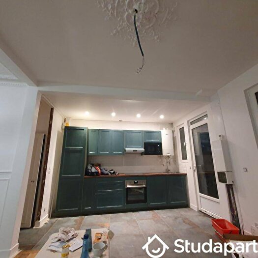 Appartement à louer - Cité Pierre et Marie Curie, Ivry-sur-Seine - 1 pièce - 3 chambres