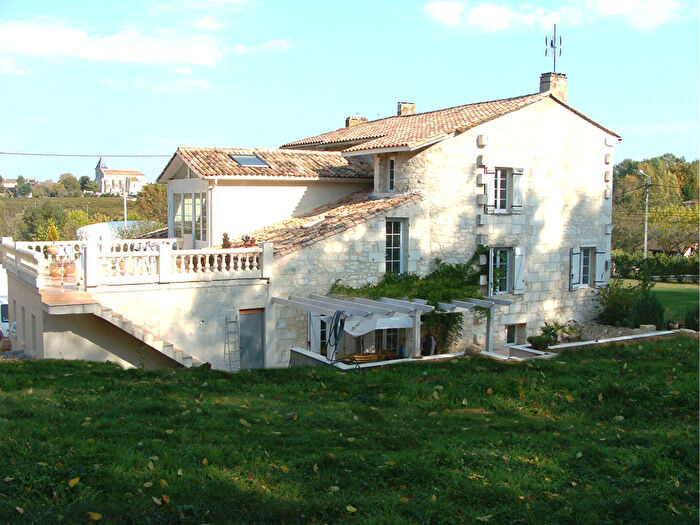 Maison à vendre - Villegouge - 11 pièces - 6 chambres