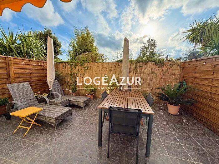 Appartement à vendre - Antibes, Antibes-les-Pins, Trianon, Le Fournel, Peyregoue - 2 pièces - 1 chambre