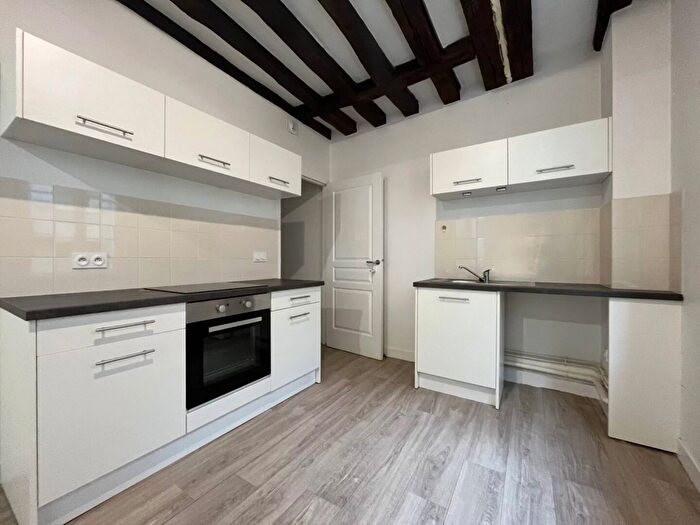 Appartement à louer - Haute Ville-Basse Ville, Chartres - 2 pièces - 1 chambre