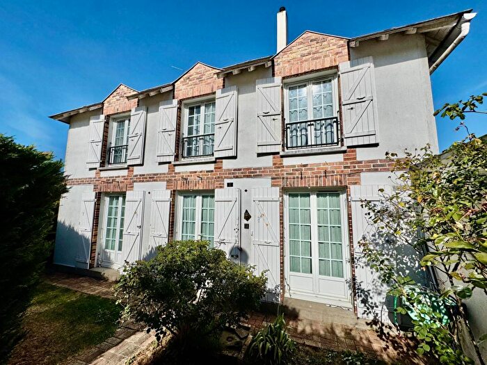 Maison 7 pièces à vendre à Ozoir-la-Ferrière, Gare, Brèche aux Loups, Belle Croix