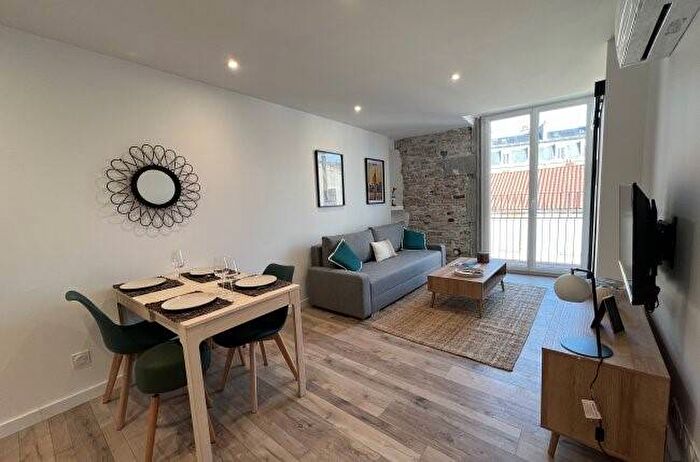 Appartement à louer - Centre-ville, Victor Hugo, Grenoble - 2 pièces - 1 chambre