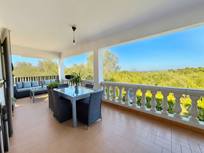 Maison à vendre - Sommières - 4 pièces - 3 chambres