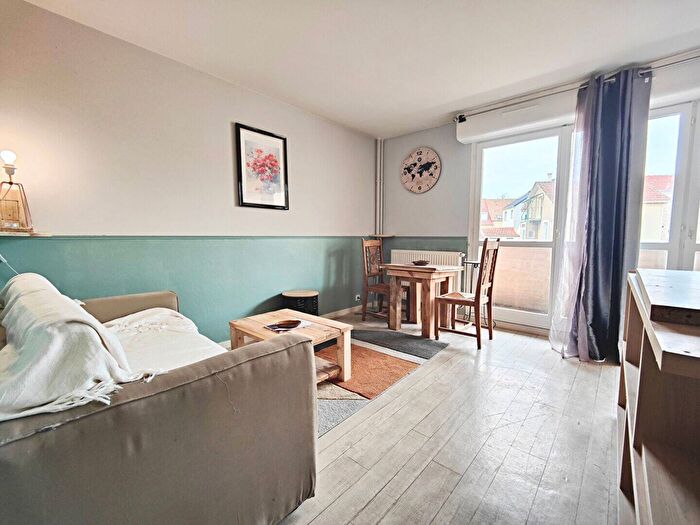 Appartement à louer - Patton Nord Est, Melun - 1 pièce