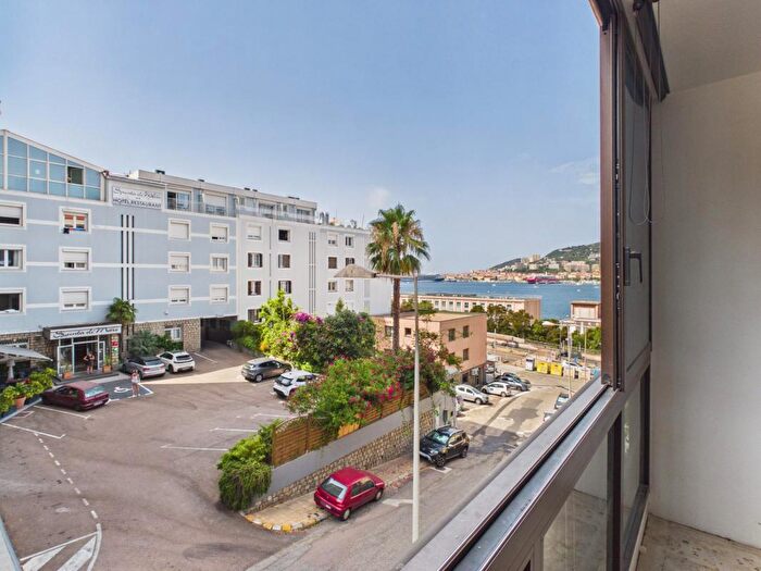 Ajaccio, Pietralba, Saint-Joseph : Appartement 3 pièces à vendre