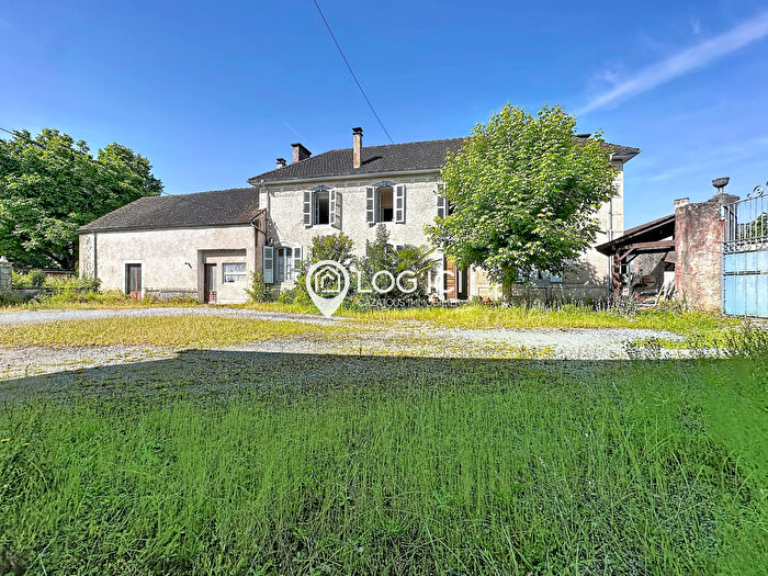 Maison 7 pièces à Coarraze, à vendre