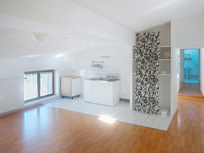 Appartement 3 pièces à vendre - Saint-Étienne, Saint-Roch, Vivaraize, Valbenoite, Centre Deux