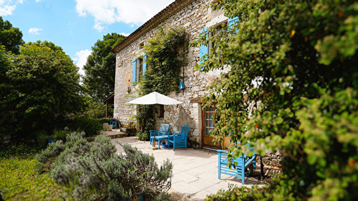 Montaigu-de-Quercy : Maison 8 pièces à vendre