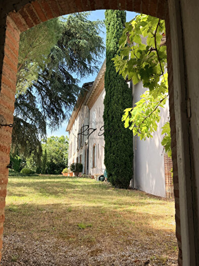 Maison 15 pièces à Lisle-sur-Tarn, à vendre