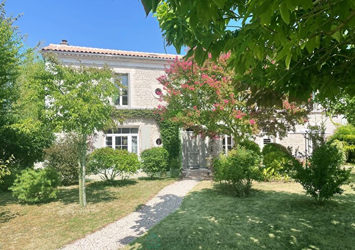 Angoulême, Basseau - Maison 8 pièces à vendre