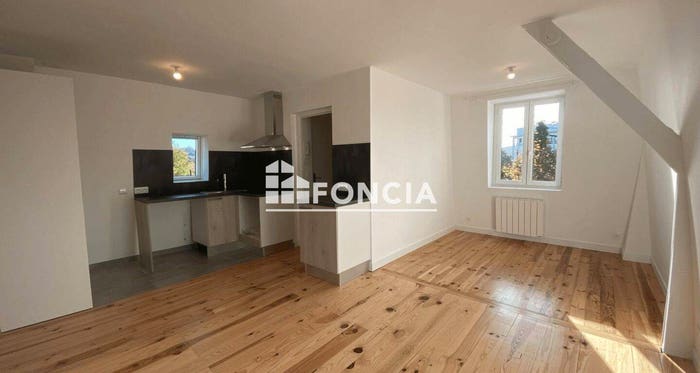 Est, Lisieux - Appartement 4 pièces à louer