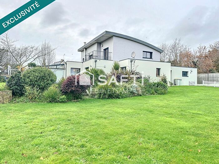 Maison à vendre - Tréméoc - 8 pièces - 6 chambres