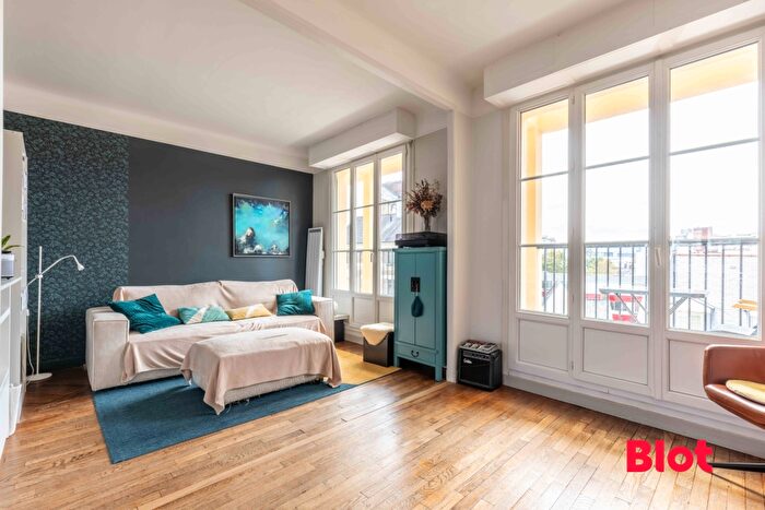 Quartiers Centre, Saint-Hélier, Gare : Appartement 4 pièces à vendre