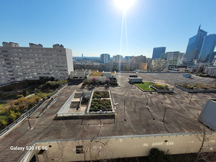 Appartement à louer - Courbevoie, Hôtel de ville - 4 pièces - 3 chambres