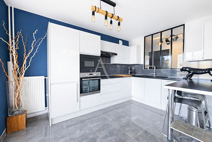 Appartement à vendre - Les Ulis, Nord, Centre-Est - 3 pièces - 2 chambres