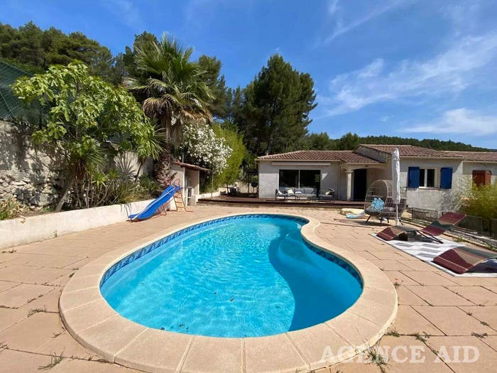 Maison 5 pièces à louer à Cuges-les-Pins