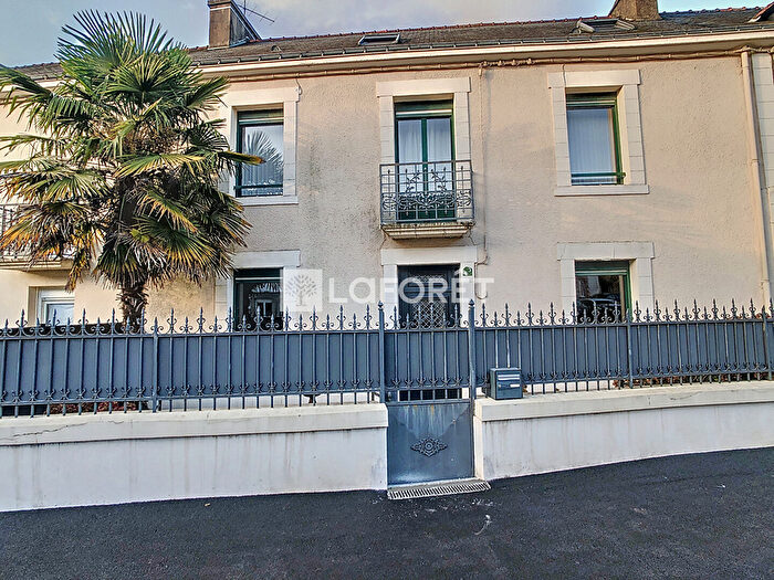 Maison à vendre - Guer - 9 pièces - 6 chambres