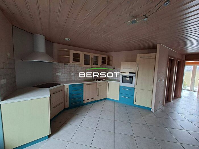 Maison à louer - Fournets-Luisans - 7 pièces - 5 chambres