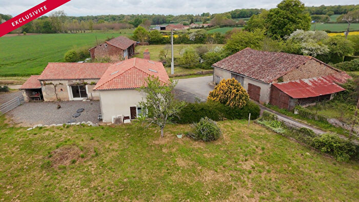Savigné : Maison 6 pièces à vendre