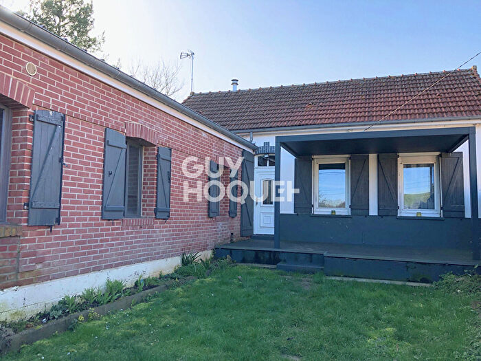 Maison 5 pièces à Suzanne, à vendre