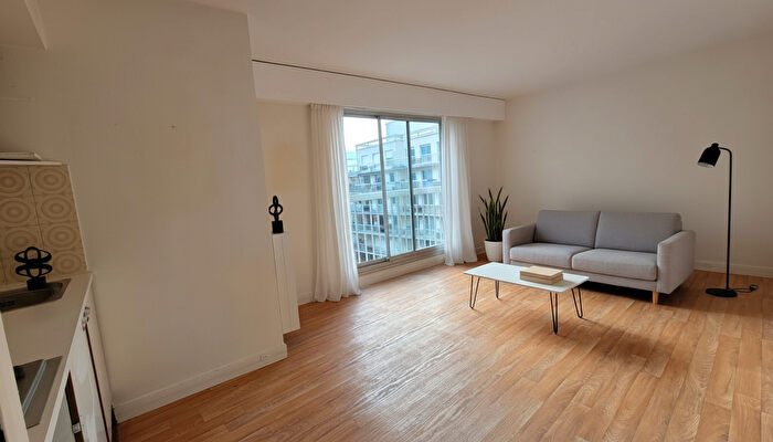Appartement à vendre - Paris e , Léon-Blum, Folie-Regnault - 1 pièce - 1 chambre