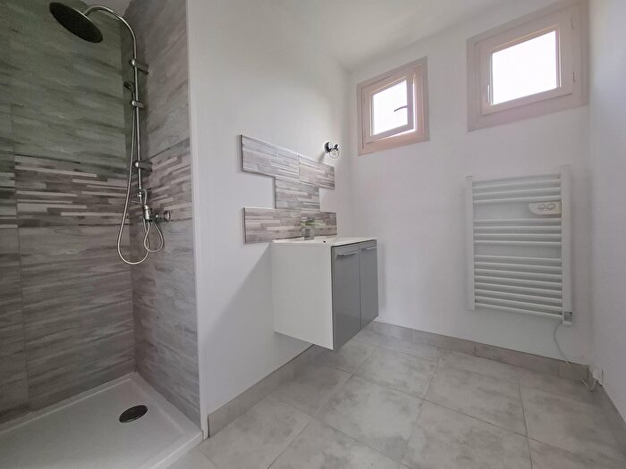 Maison à vendre - Bourg-le-Roi - 3 pièces - 2 chambres