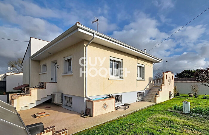 Maison à vendre - Surgères - 6 pièces - 4 chambres