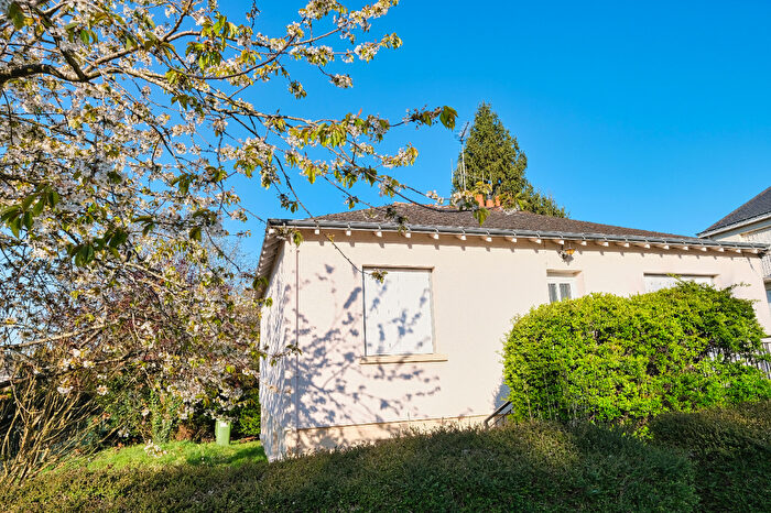 Maison à louer - Saint-Cyr-sur-Loire, République, Fosses Boissées, Hôtel de ville - 4 pièces - 2 chambres