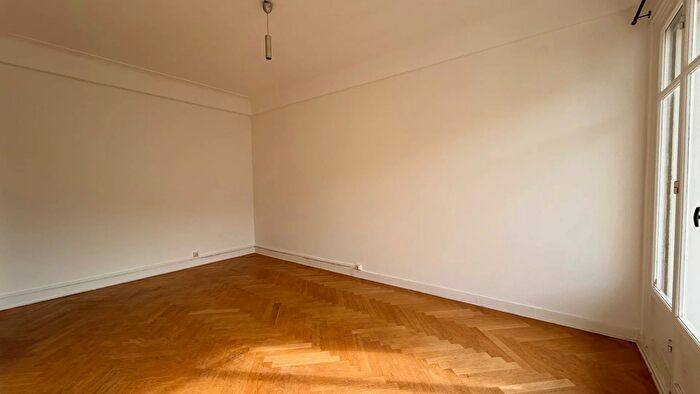 Appartement 1 pièce à Nice, Carré d'or, à louer