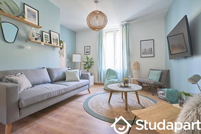 Appartement à louer - Clairmarais-Charles Arnould, Reims - 1 pièce - 5 chambres