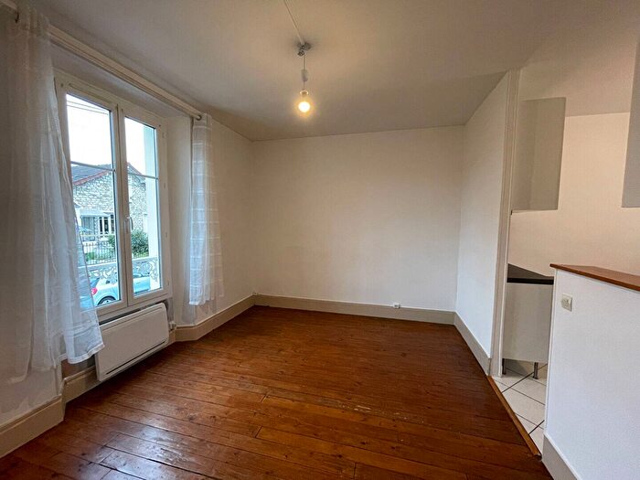 Appartement à louer - Rive de Seine Sud Est, Melun - 3 pièces - 2 chambres