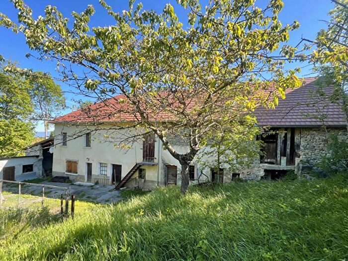 Maison 5 pièces à Saint-Laurent-du-Cros, à vendre